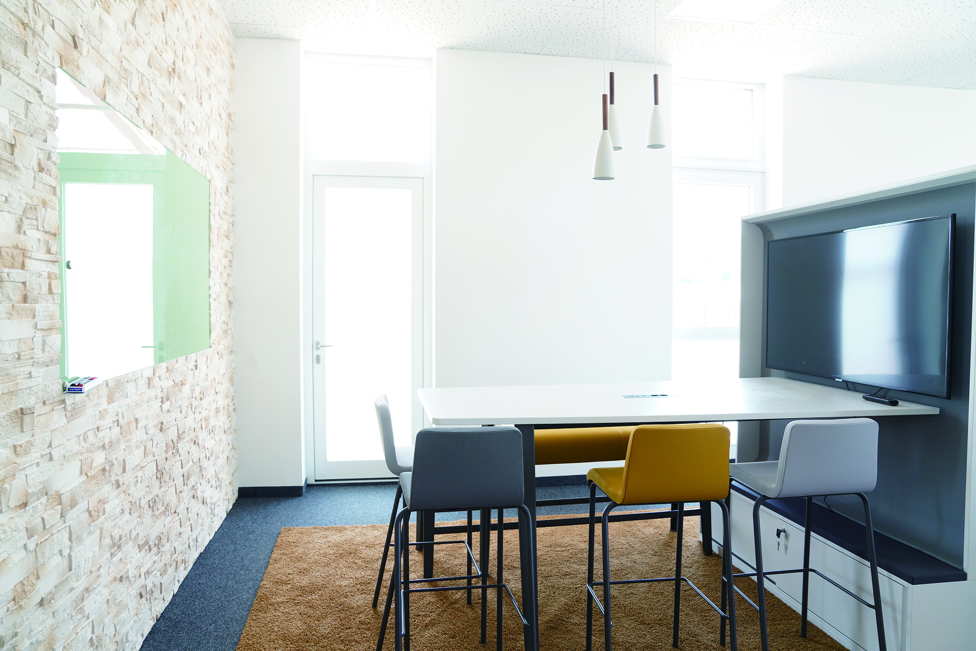 Enhance Workplace Productivity with Commercial Carpet Cleaning Services